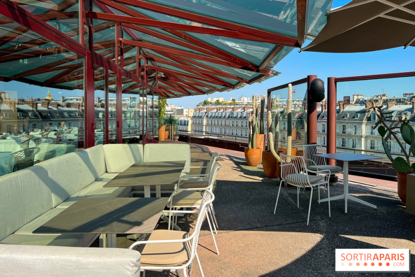 An ephemeral cocktail bar with a view of the Eiffel Tower, signed Alain ...
