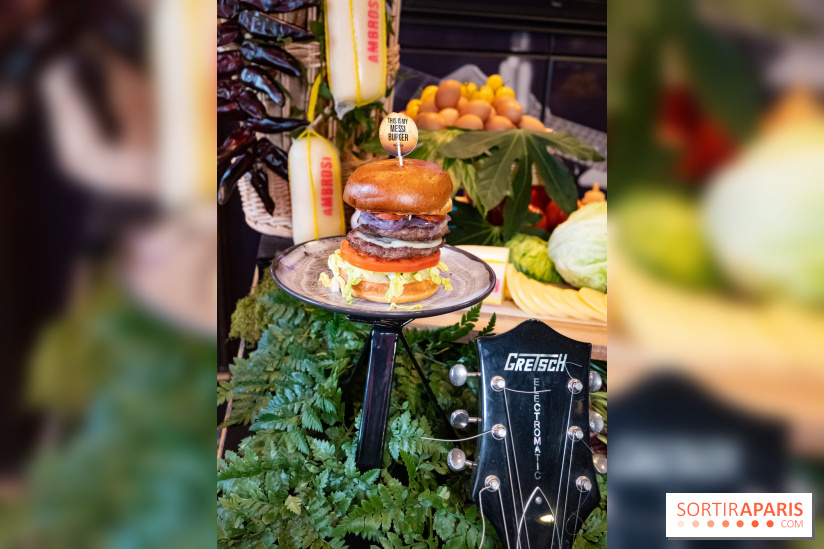 Lionel Messi launches his Messi Burger at Hard Rock Cafe Paris ...