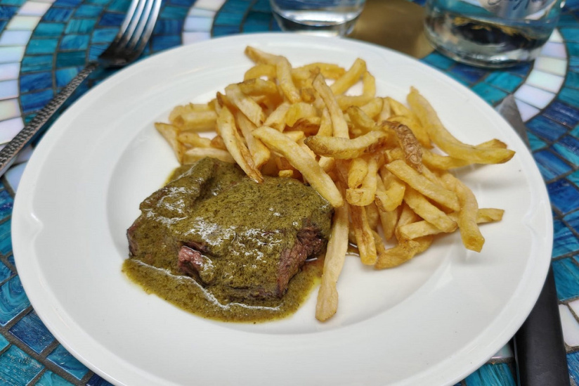 L'Entrebœuf, l'entrecôte frites la plus chic de Paris - Sortiraparis.com