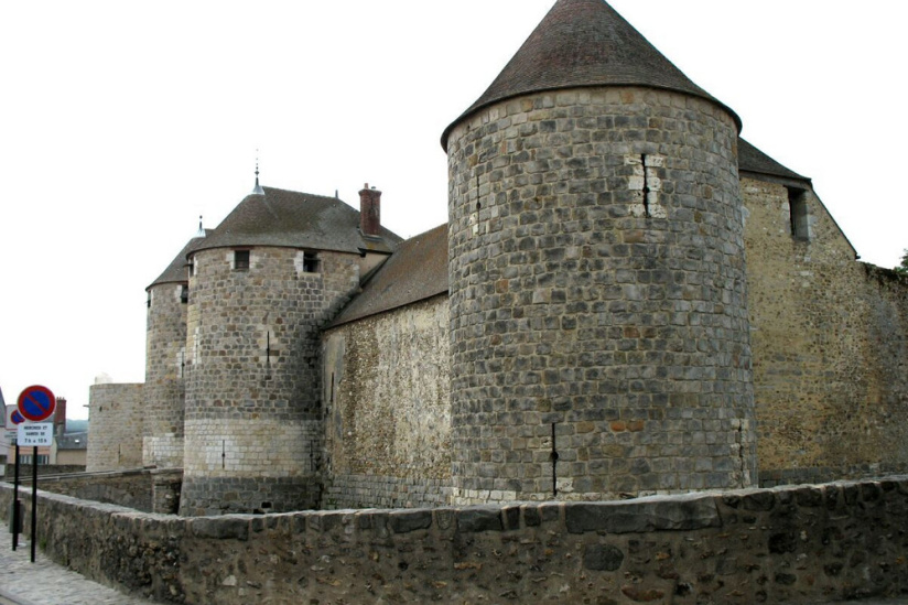Le château de Dourdan, un ancien château fort à découvrir en Essonne ...