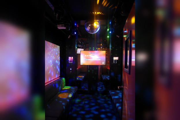 KaraFun Bar dévoile Battle : Qui chante le plus juste ? - Sortiraparis.com