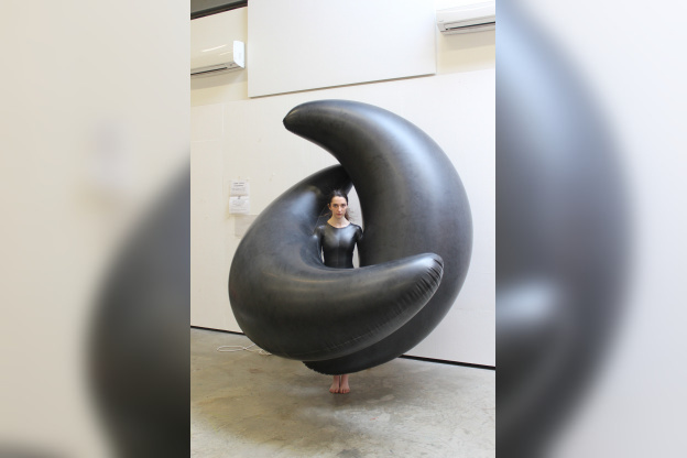 "Liminal Objects": nauja nemokama mados paroda "Bicolore", "Maison du ...