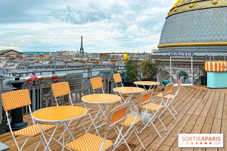 La terrasse estivale du Printemps Haussmann avec une vue imprenable sur ...