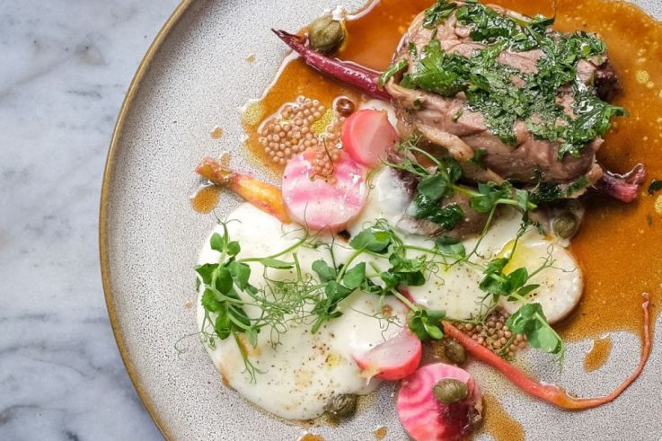 L'Inaperçu, une fusion unique de photographie et bistronomie dans le ...