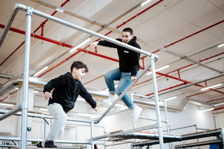 Chase Tag: a free-access cat-and-mouse arena in Evry (91 ...