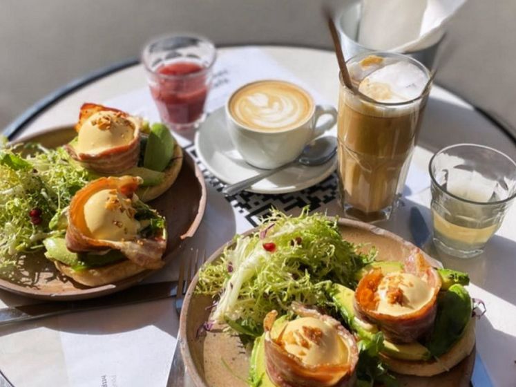 Brunch, café, tea time, coffee shop and tea rooms in Paris