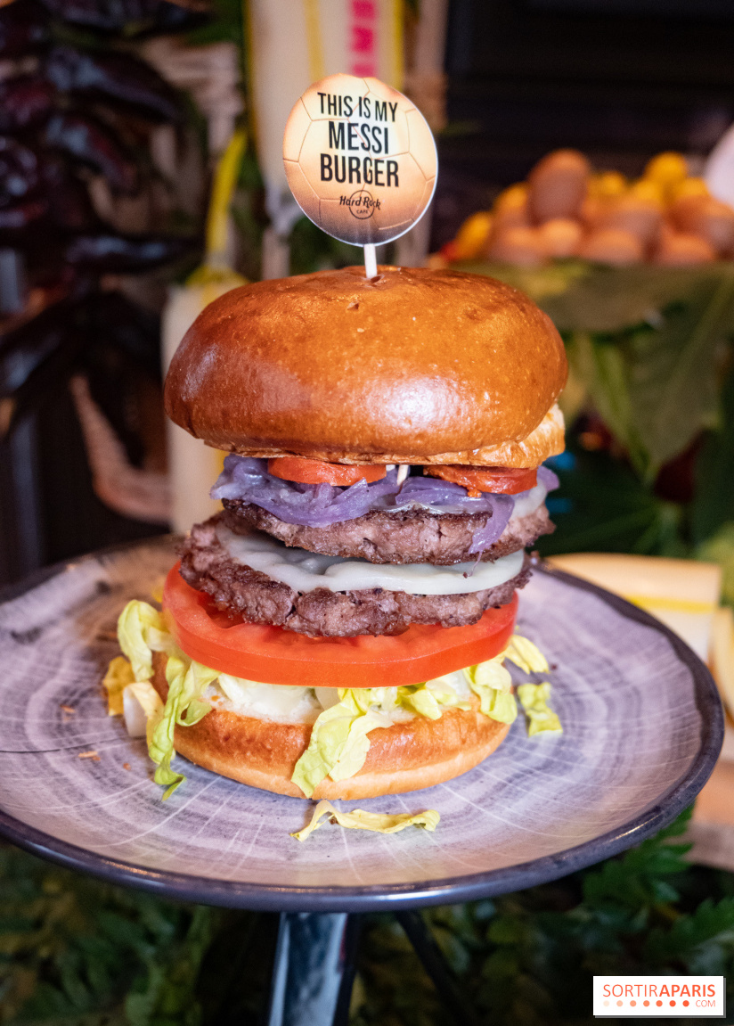 Lionel Messi launches his Messi Burger at Hard Rock Cafe Paris ...