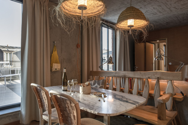 Le MOB House, l'hôtel design avec piscine extérieure, à Saint-Ouen ...