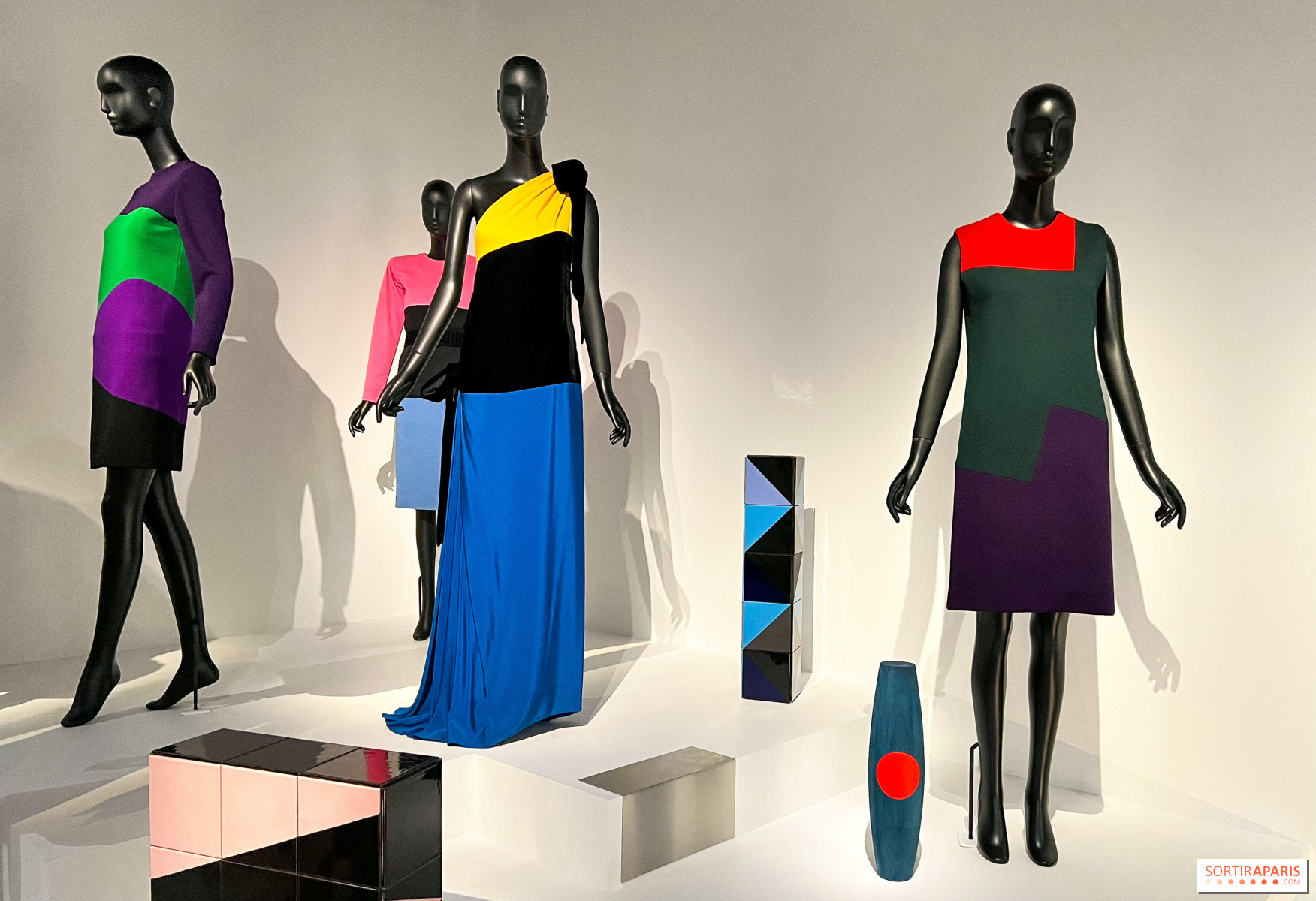 Formes, la nouvelle exposition aux belles courbes du Musée Yves Saint ...