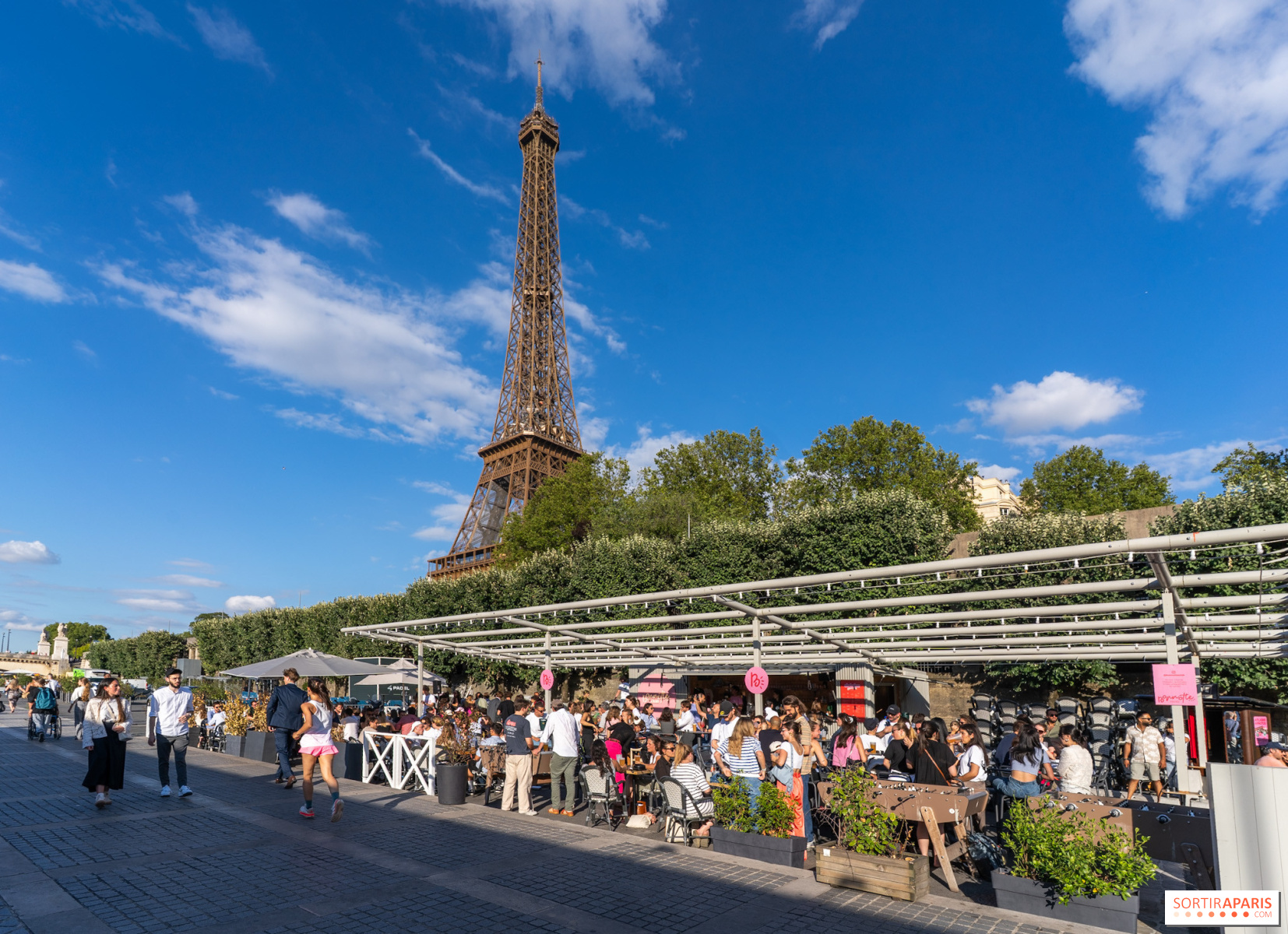 Bonnotte Club : la guinguette festive et abordable au pied de la Tour Eiffel - Sortiraparis.com