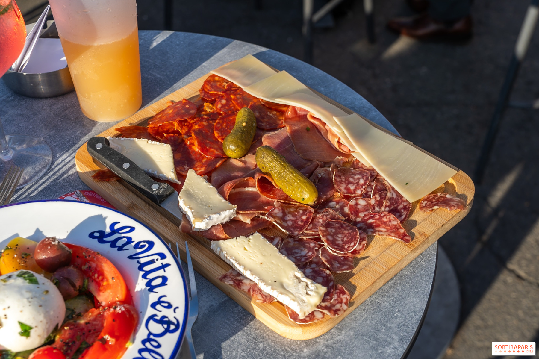 Bonnotte Club : la guinguette festive et abordable au pied de la Tour Eiffel - Sortiraparis.com