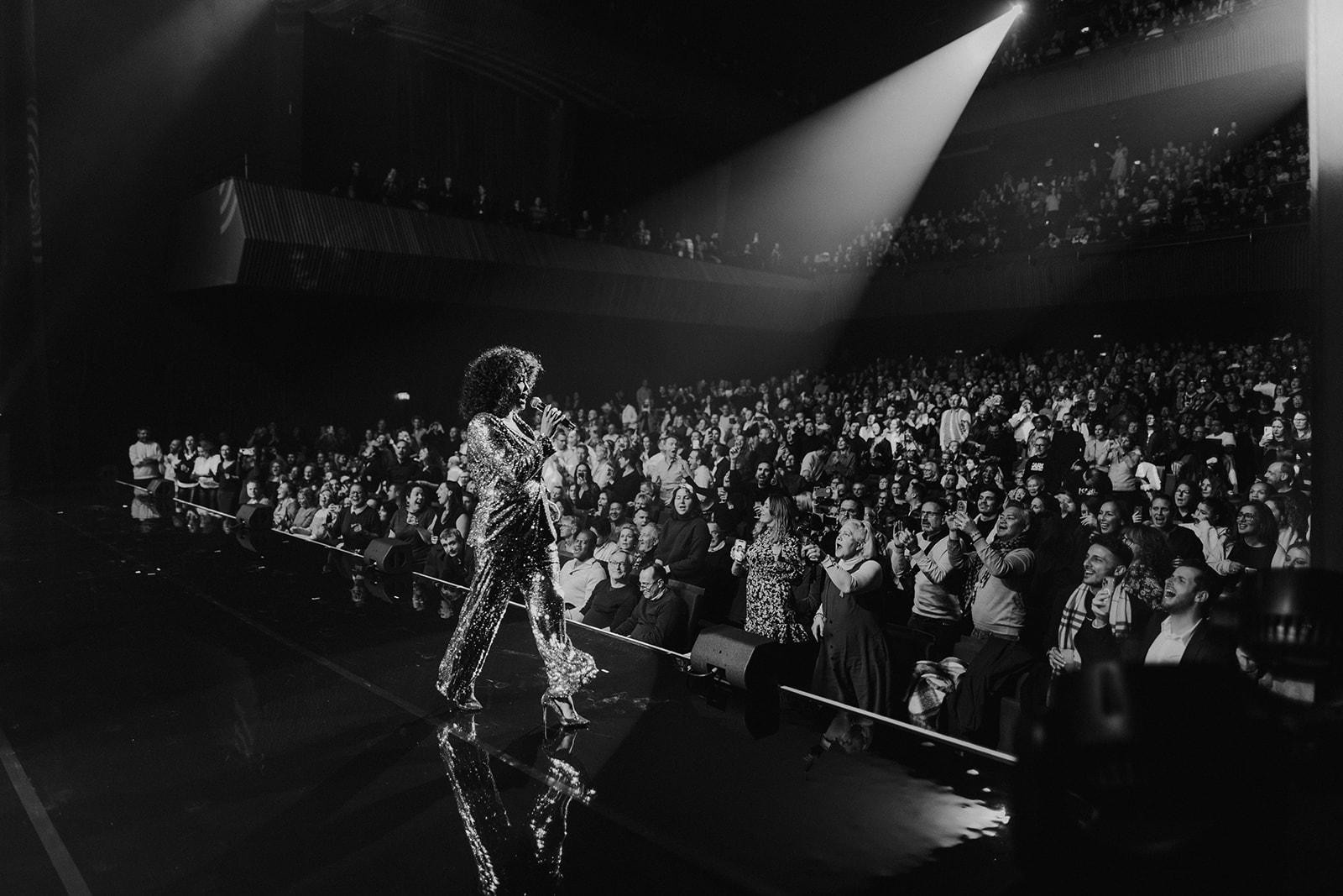 Belinda DAVIDS : Tribute to Whitney HOUSTON en concert au Grand Rex le ...