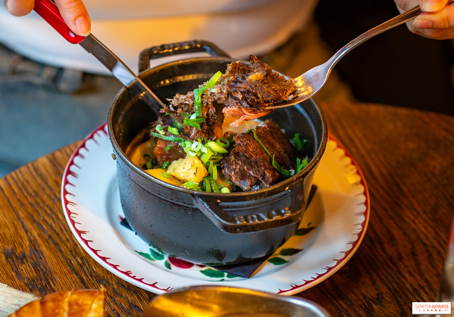 Club Cochon l'Auberge, le bistrot franchouillard Paris 9e ...