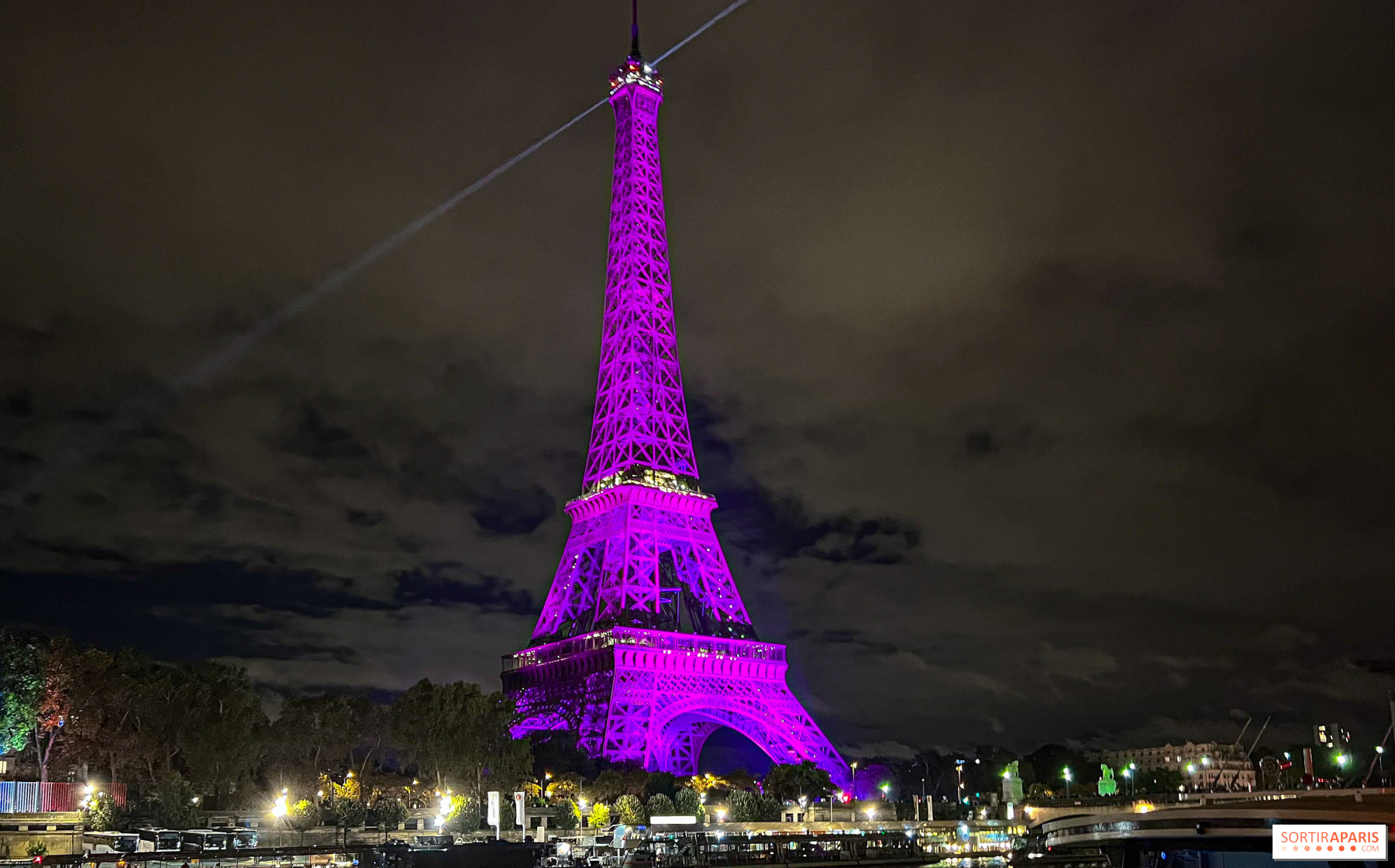 Octombrie Roz 2024 Imagini Cu Turnul Eiffel i Alte Trei Repere