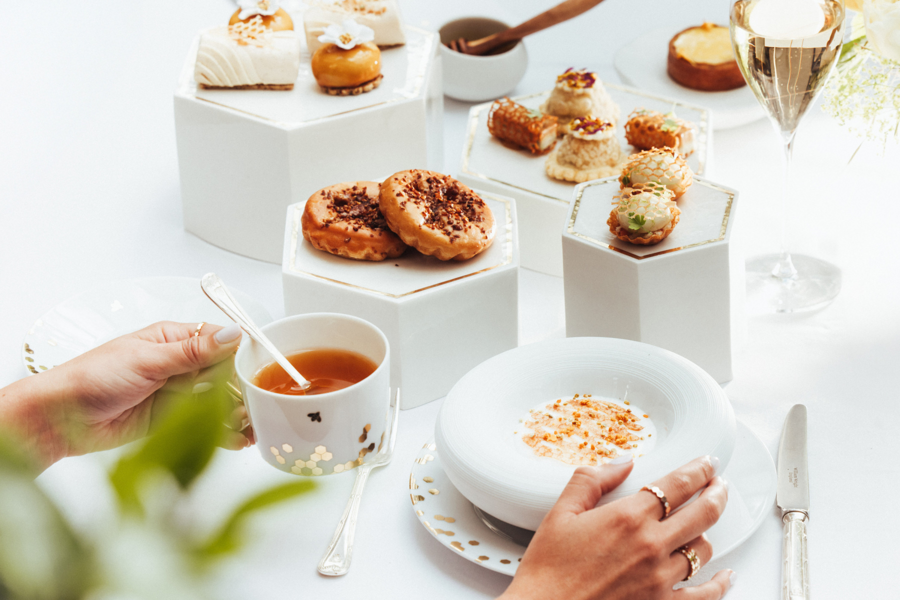 Chaumet Tea Time v Peninsula Paris: med vo všetkých svojich podobách od ...