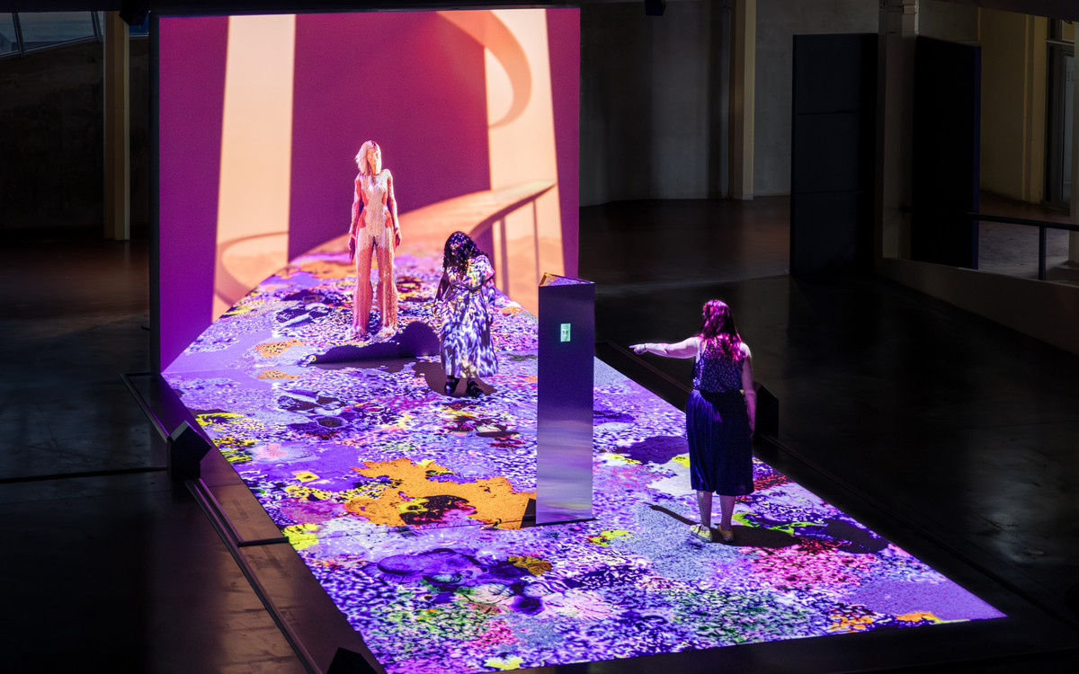 An immersive, interactive installation to explore at Gymnase Jemmapes ...