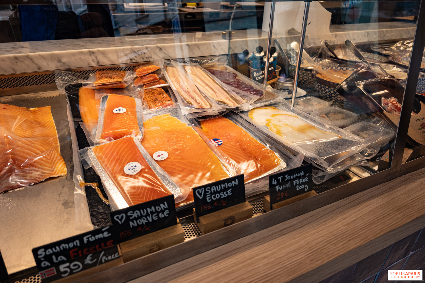 Kaviari Delikatessen and its seafood products move into the Marais ...